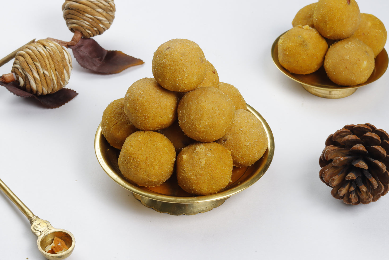 Besan Laddu (Desi Ghee) – Nutty Ghee Sweets